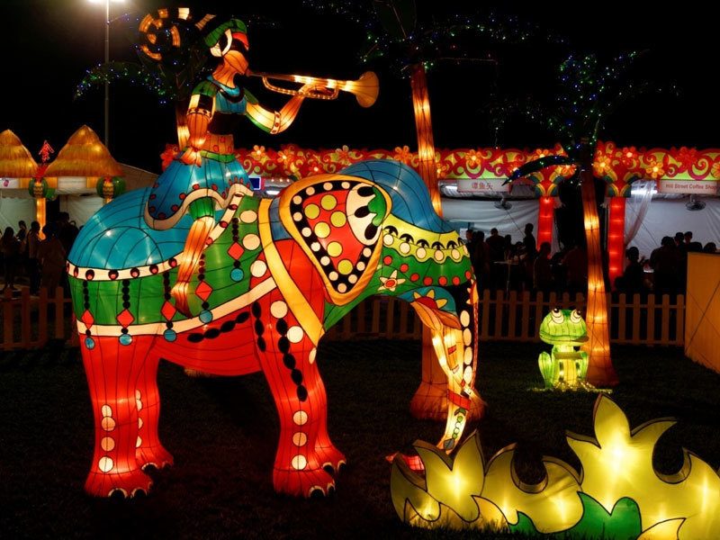 Elephant-shaped Lantern: deyiculture